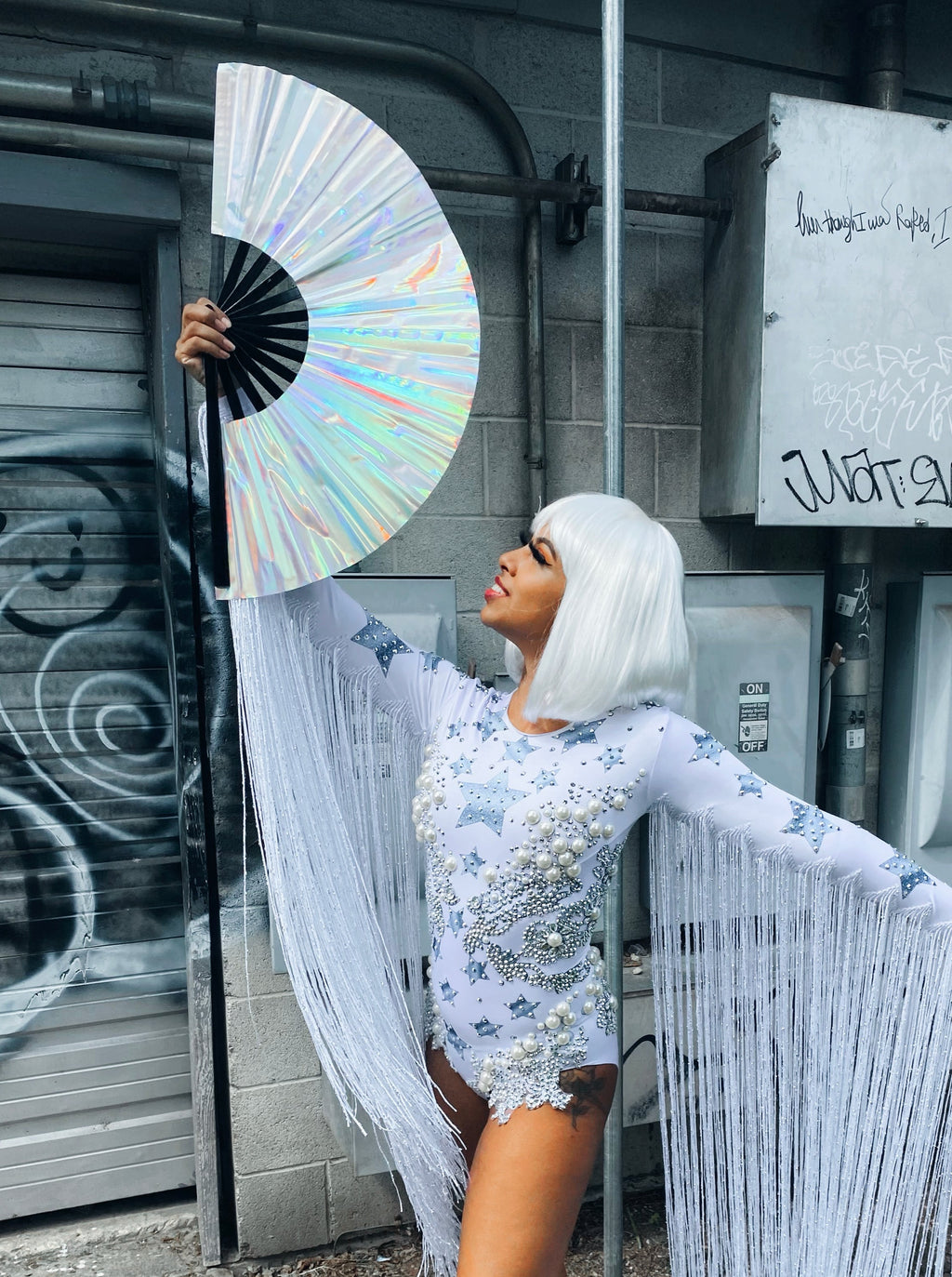 Iridescent Folding Fan – Coco Coquette